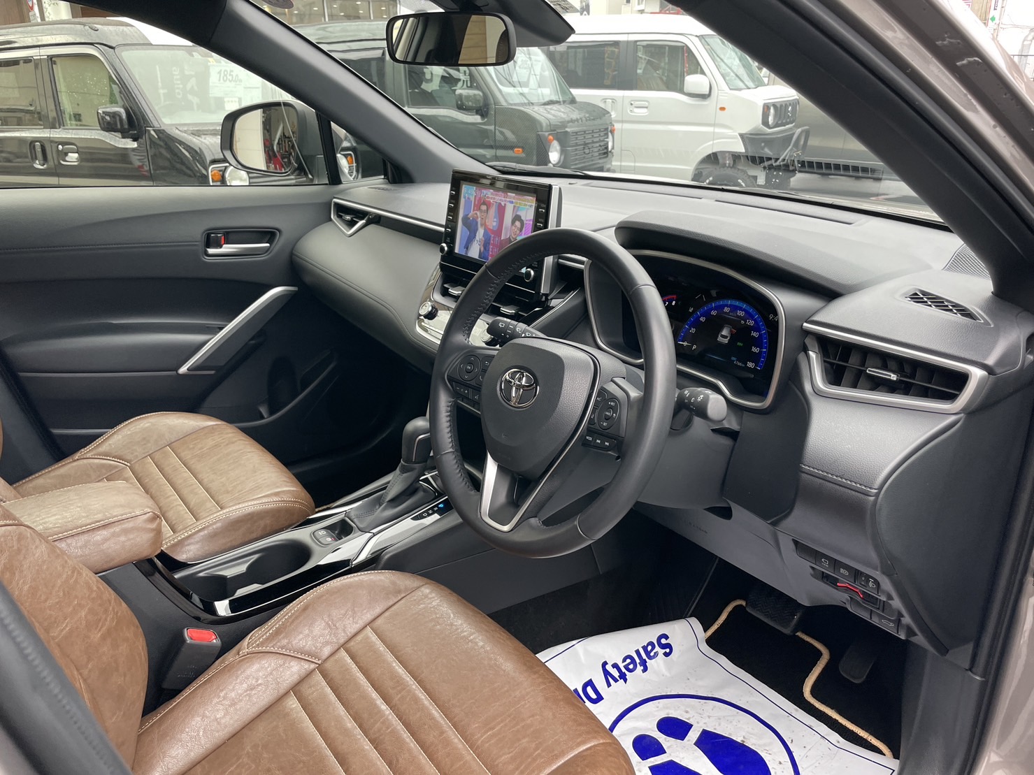 新車 カローラクロス RAV CROSSデモカー | グラビスオートファクトリー