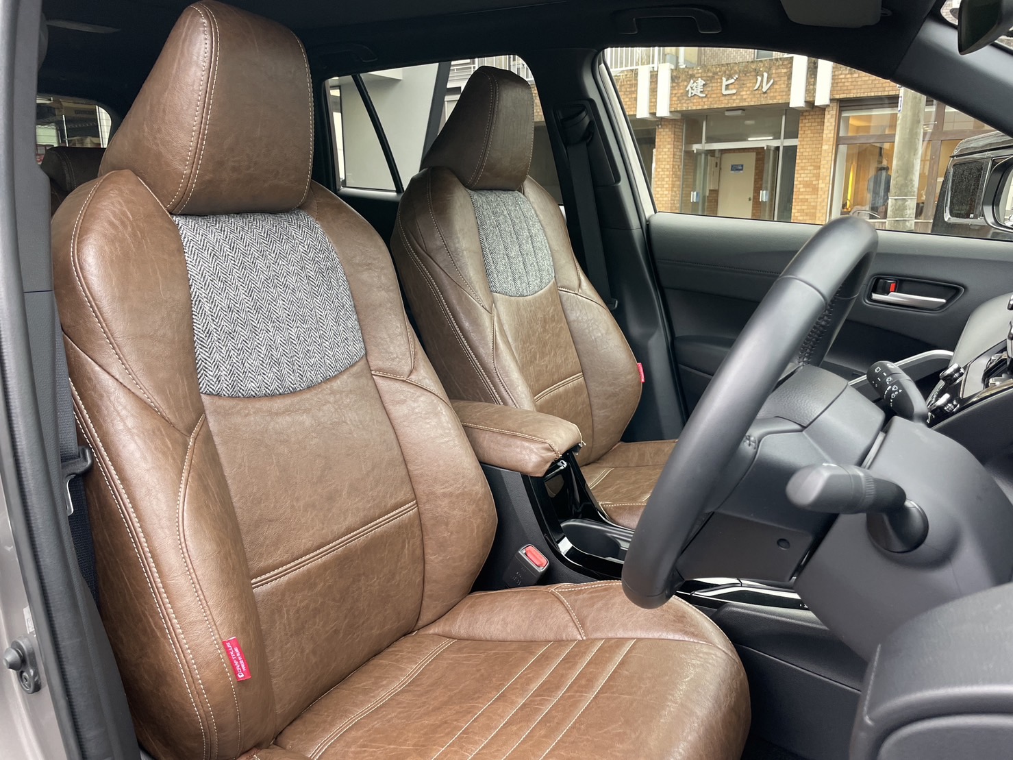 新車 カローラクロス RAV CROSSデモカー | グラビスオートファクトリー